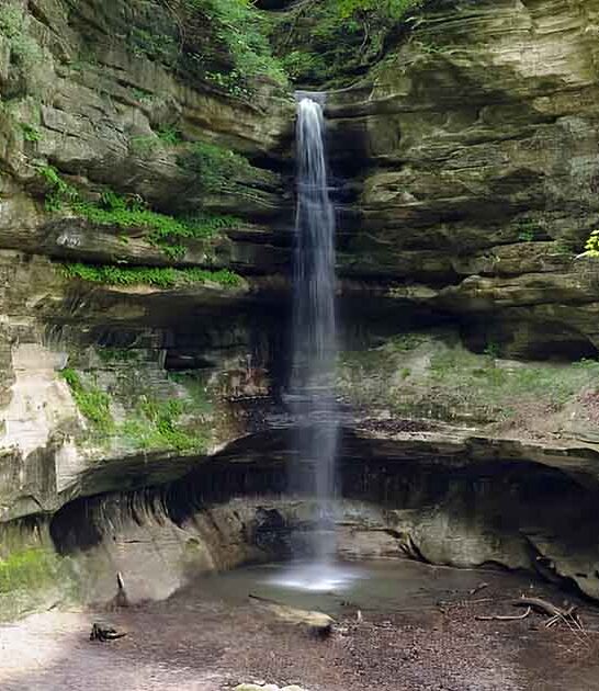 illinois hike spectacular waterfall ftr