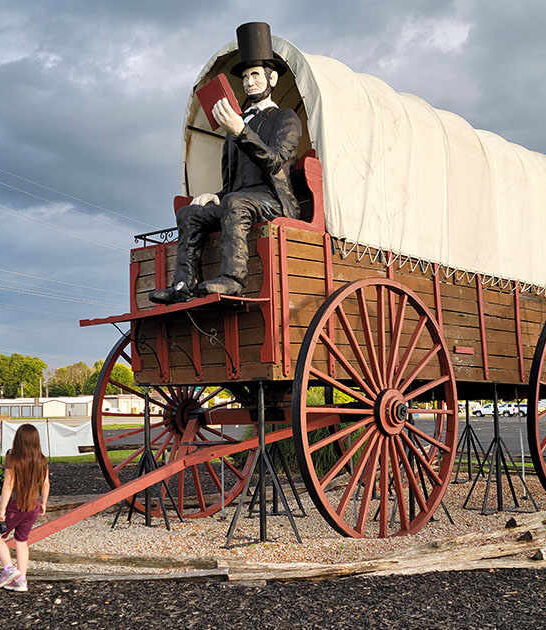 largest covered wagon illinois ftr