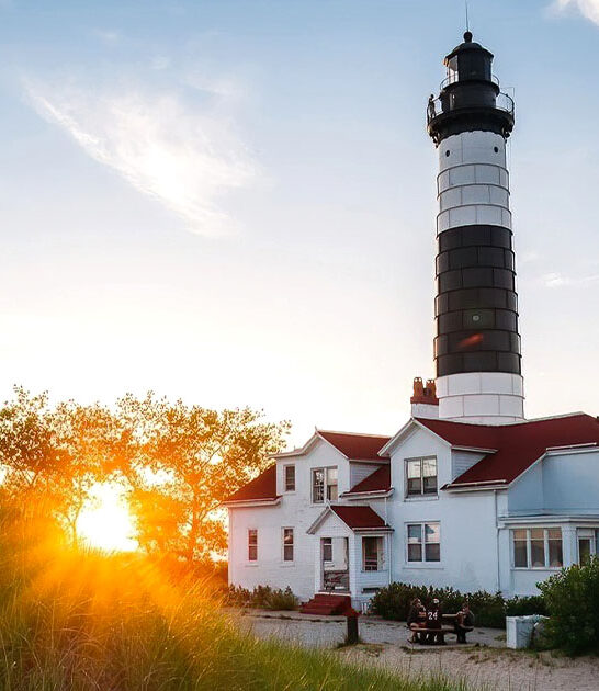 most picturesque lighthouses michigan ftr