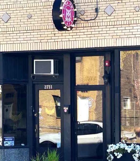 pink themed cafe illinois ftr