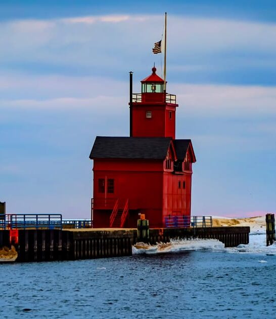 red dipped lighthouse michigan ftr