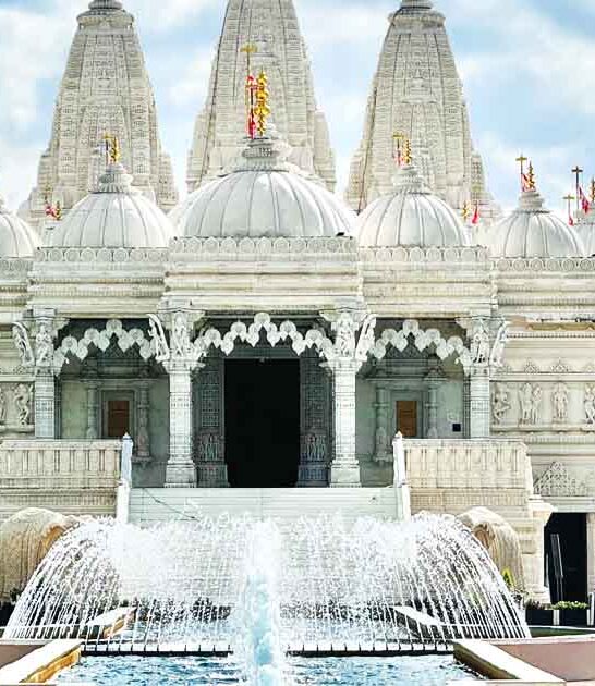 stunning hindu castle illinois ftr