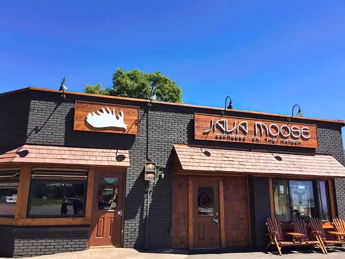 The charming exterior of Java Moose beckons like a lighthouse for cookie lovers navigating the North Shore's culinary waters.