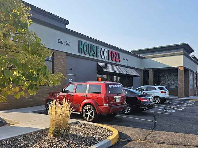 The unassuming exterior hides some of Minnesota's most crave-worthy chicken wings inside.
