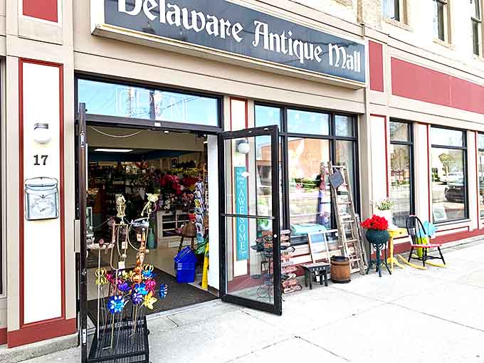 The welcoming facade of Delaware Antique Mall beckons treasure hunters with promises of vintage wonders and unexpected discoveries.
