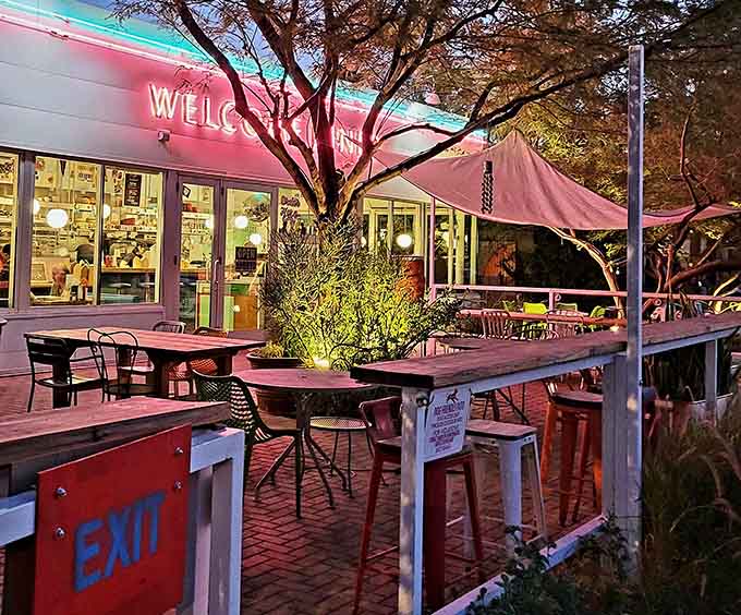 That retro exterior isn't just for show, it's a promise of the deliciousness waiting inside this Phoenix treasure.