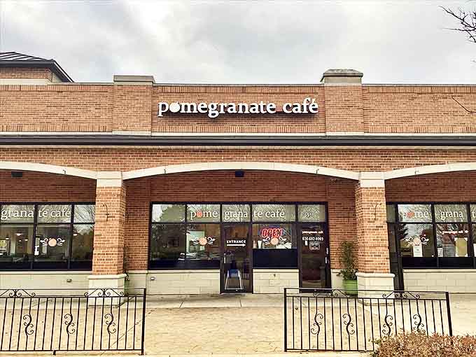 The unassuming brick exterior hides breakfast magic that'll make you want to cancel your other morning plans indefinitely.