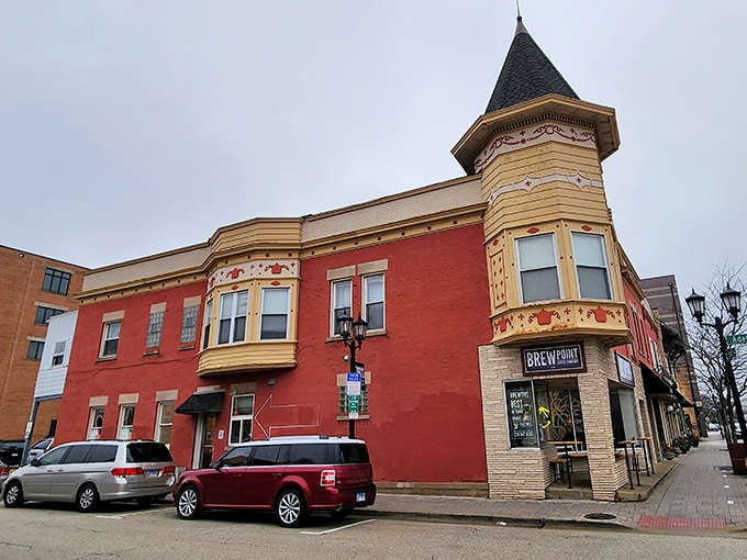 That turret isn't just for show, it's basically a beacon guiding you toward exceptional coffee and life-changing donuts in downtown Libertyville.