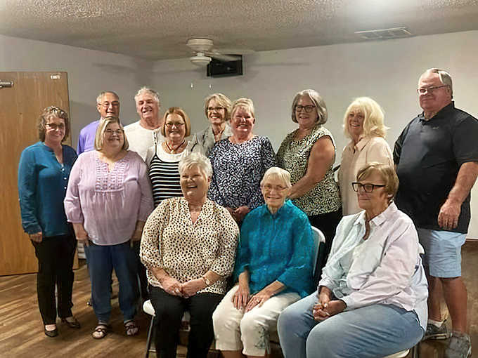 The warm community atmosphere turns every meal into a gathering, where locals and visitors alike become part of the family.