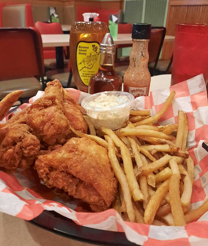 Fried chicken that doesn't need a filter to look good – served with fries so perfect they deserve their own fan club.