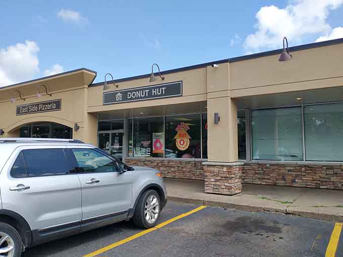 Easy parking means the only obstacle between you and donut bliss is your own willpower, which doesn't stand a chance.