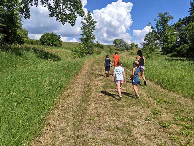 Family adventures in the making, where kids learn that the best entertainment doesn't come from screens but from trails that lead to discoveries around every bend.