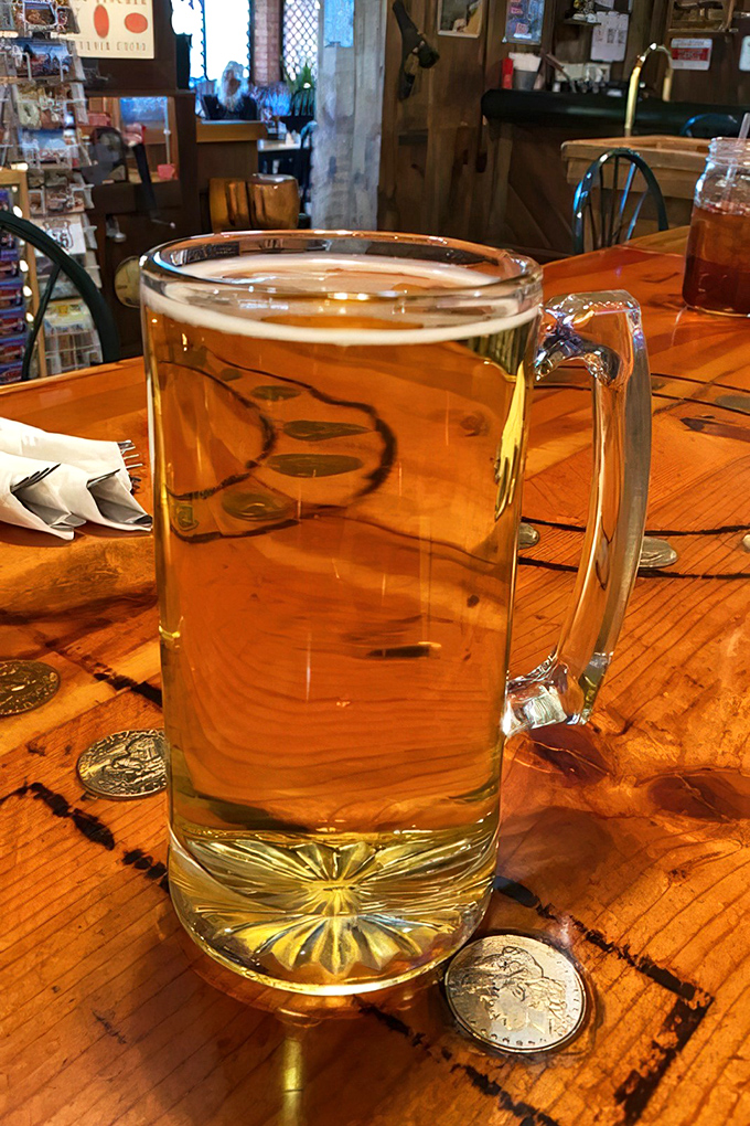 Nothing complements Route 66 nostalgia like an ice-cold beer served in a mug so substantial it requires a two-handed grip for all but seasoned drinkers.