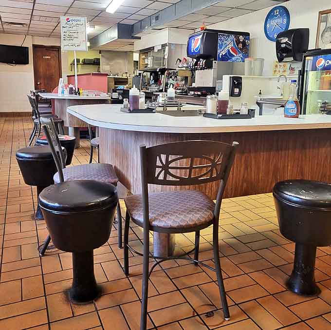 Countertop Dining: Where solo diners become regulars and the coffee flows as freely as the conversation.