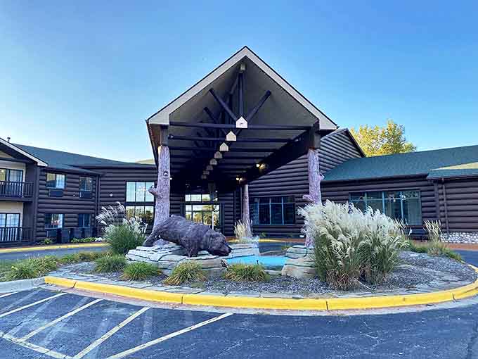 Grand Bear Resort at Starved Rock delivers lodge-style comfort with modern amenities, your home away from home.