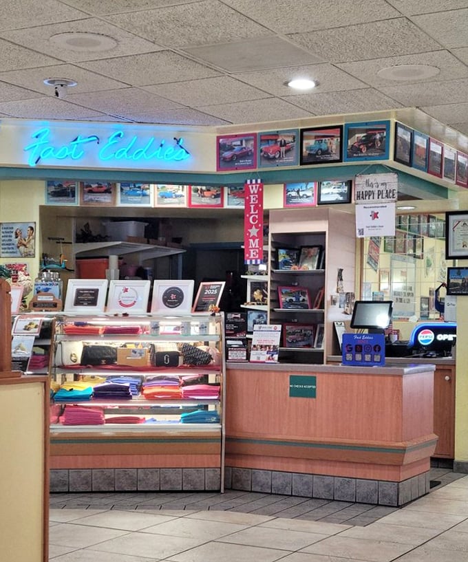 The service counter welcomes you with a "diet menu" joke that perfectly captures Fast Eddie's unpretentious charm.