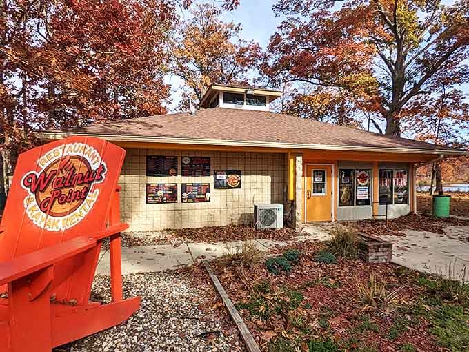 Because even nature enthusiasts need snacks, and this charming spot delivers sustenance with a side of lakeside views that can't be beat.