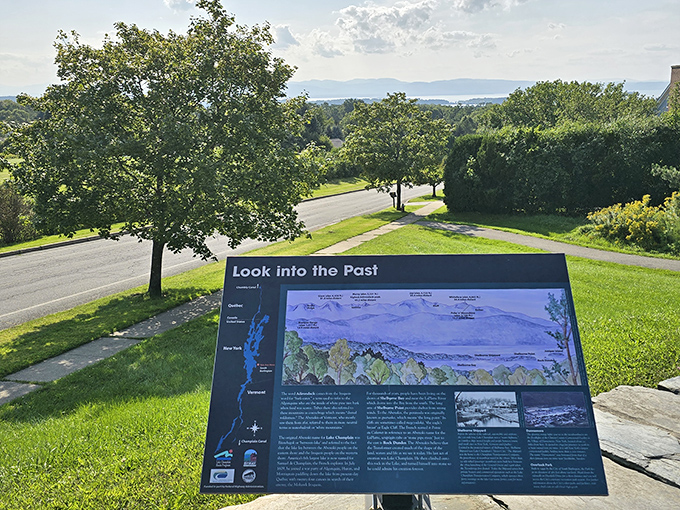 "Look into the Past" &ndash; this interpretive sign connects visitors to the geological history beneath their feet while showcasing the spectacular present.