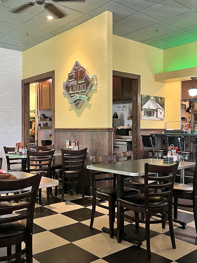 Where food memories are made &ndash; Metro Diner's comfortable seating arrangement invites you to settle in and stay awhile.