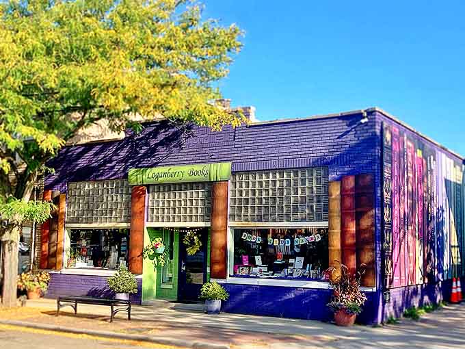 The striking fa&ccedil;ade with its glass block windows and wooden pillars frames the entrance like the cover of a particularly enticing novel.