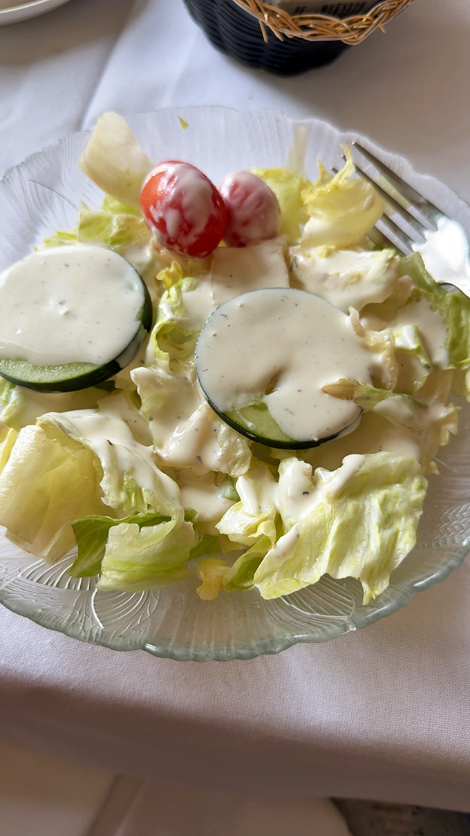 A fresh garden salad provides the perfect counterpoint to fried indulgence. Even the vegetables here seem happier than at other restaurants.