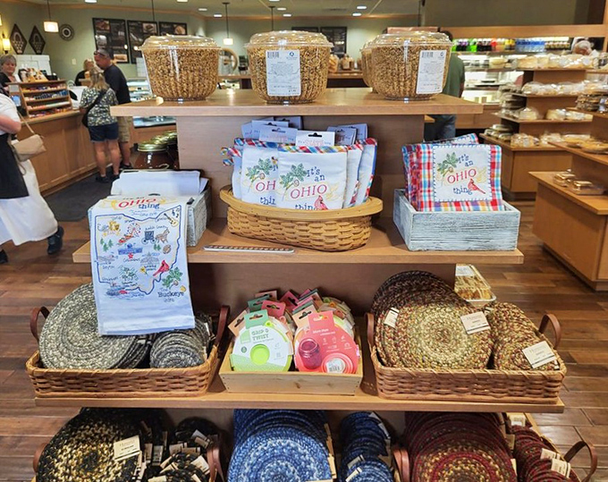 Ohio souvenirs and country crafts tempt visitors to take home a memory &ndash; those tea towels practically begging to brighten up your kitchen.