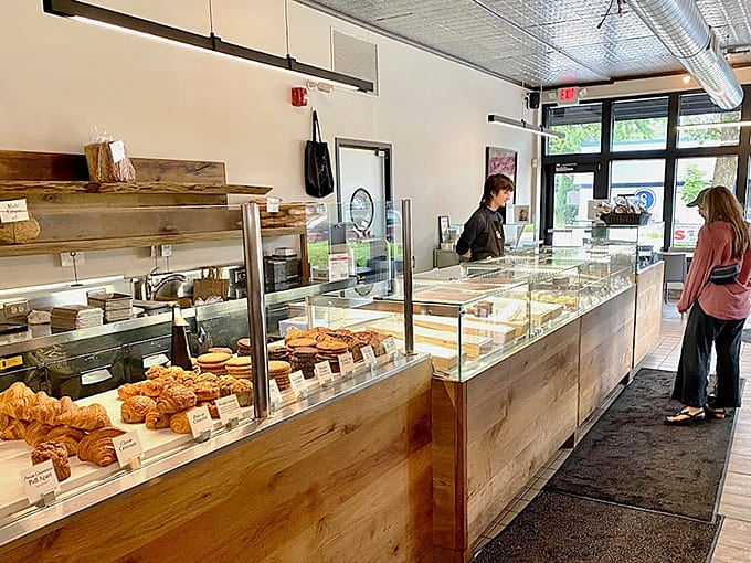 This counter display showcases the daily magic happening in the kitchen, where butter and flour transform into objects of desire and deliciousness.