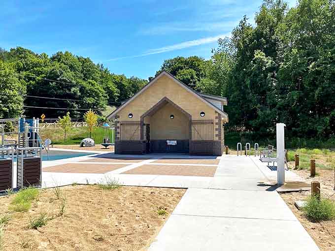 The thoughtfully designed facilities blend into the natural landscape, providing comfort without compromising Windsnest's unspoiled charm.