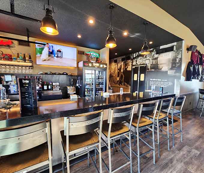 Pull up a stool at this inviting bar and settle in for good conversation, cold drinks, and front-row seats to the action.