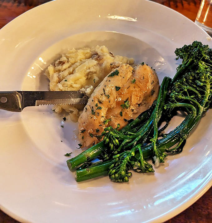 Simplicity perfected – tender chicken with crisp-tender broccolini and creamy mashed potatoes that your grandmother would approve of (and secretly be jealous of).