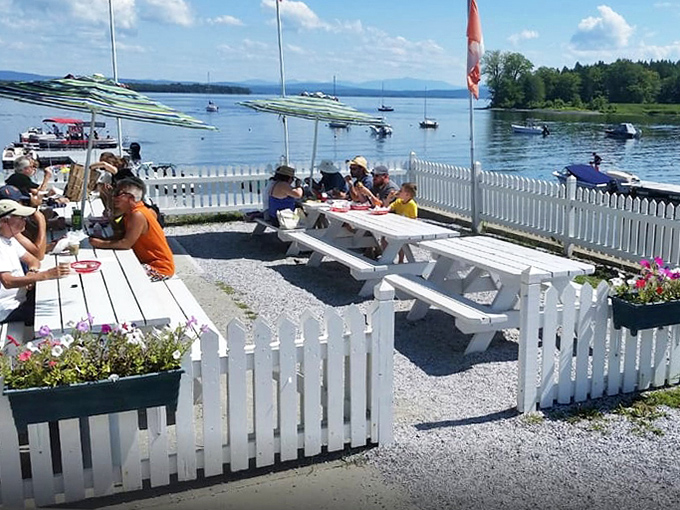 Lakeside dining with a view that no five-star restaurant could improve upon &ndash; nature's perfect backdrop for sandwich enjoyment.
