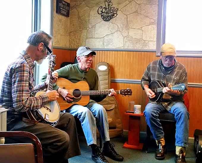 Musicians: Impromptu jam sessions add a soundtrack to your breakfast &ndash; these gentlemen turning a morning meal into a cultural experience.