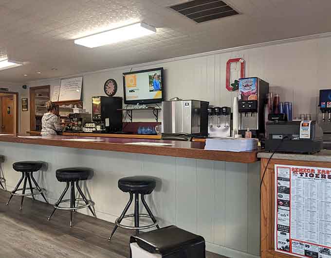 Counter seating offers front-row tickets to the breakfast show, where griddles sizzle and eggs crack with rhythmic precision all morning.