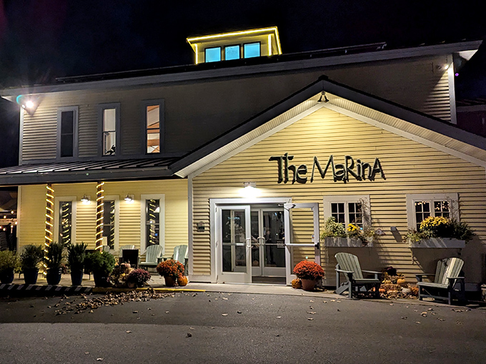 As darkness falls, this riverside restaurant transforms into a beacon of warmth&mdash;where comfort food tastes even better with water views.