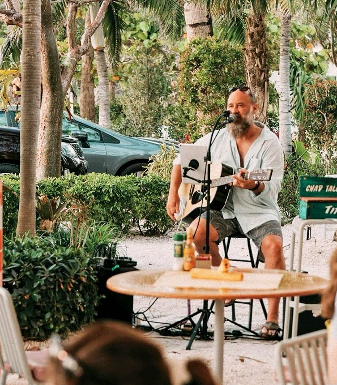 Live music under palm trees adds the perfect soundtrack to balmy Florida evenings – turning dinner into an immersive experience.