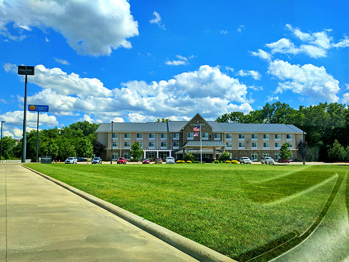 Country Inn & Suites offers weary travelers a comfortable home base for Dover adventures, with small-town charm and modern amenities.