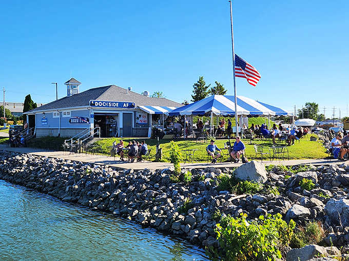 The American flag snaps in the breeze as boats drift by &ndash; a perfectly patriotic backdrop for devouring freshly caught seafood.