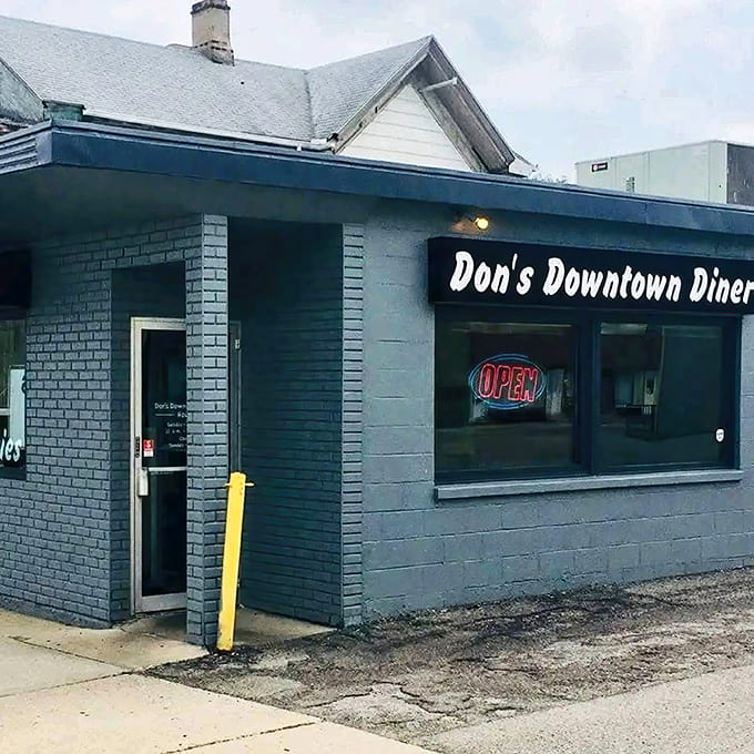 The outdoor seating area welcomes diners on beautiful Ohio days, perfect for enjoying oversized tenderloins in the fresh air.