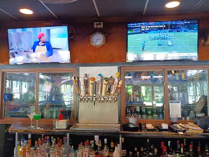The bar area stocks everything you need to complement your meal or just enjoy a casual drink with friends.