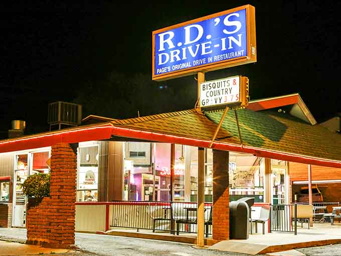 After dark, R D's glows like a beacon of deliciousness, calling to anyone within sight who appreciates classic American drive-in dining done right.