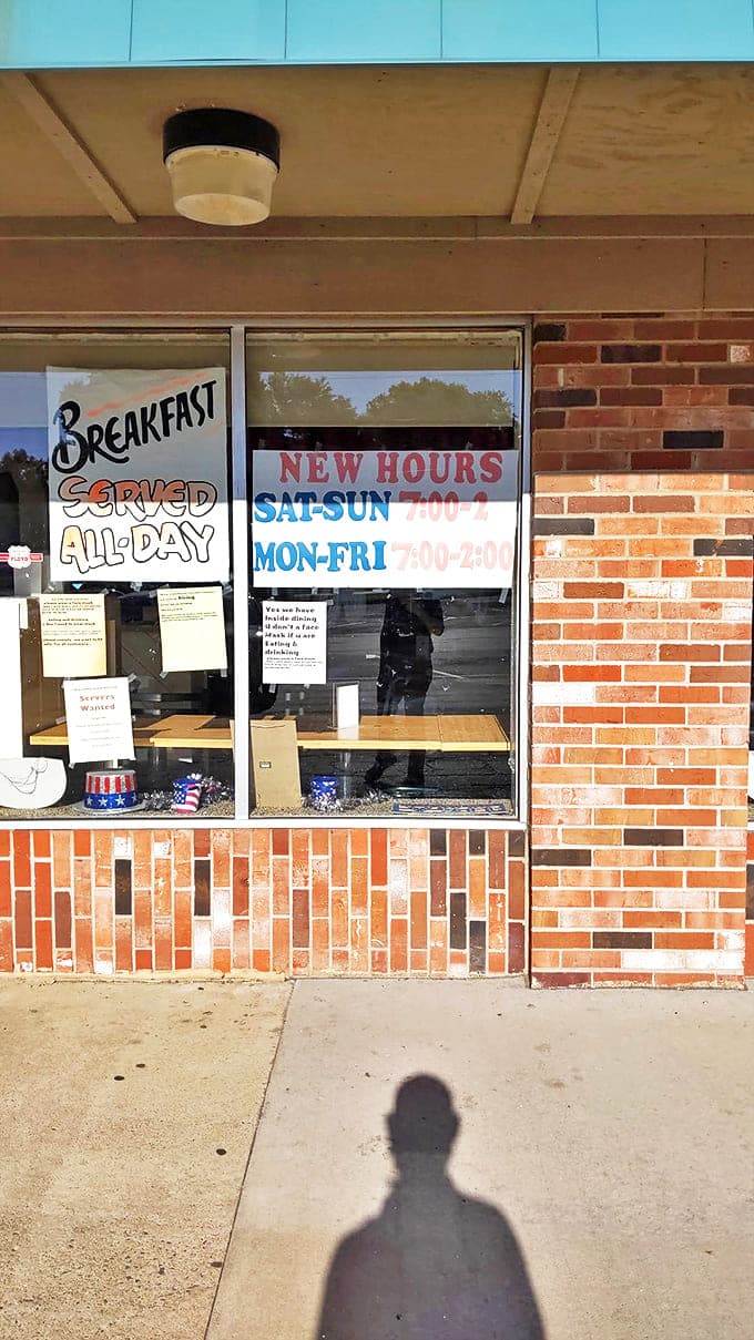 Hours posted clearly because when you smoke meat this good, people need to know exactly when they can get their fix.