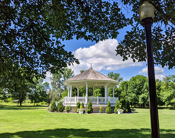 This picture-perfect gazebo could convince anyone to host an outdoor wedding, even with Wisconsin's notoriously unpredictable weather lurking nearby.