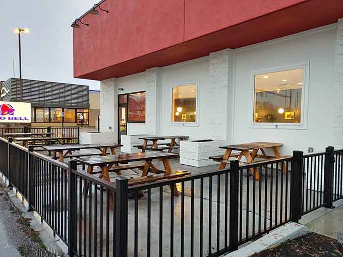 Outdoor seating means you can enjoy your barbecue al fresco, weather permitting, adding fresh air to your smoky feast.