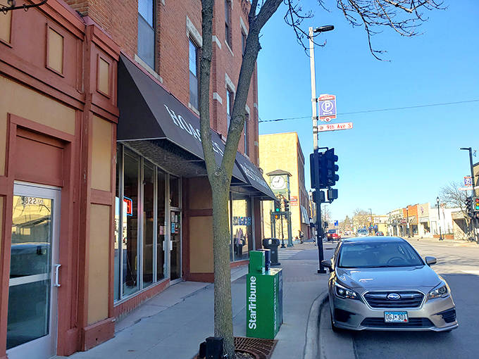 The unassuming entrance to Hoagie's belies the treasure trove of comfort food waiting inside &ndash; proof that books shouldn't be judged by covers.