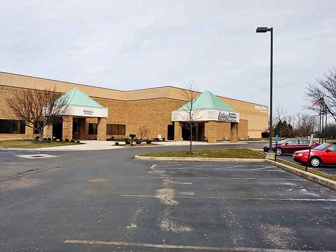 The unassuming parking area gives no hint of the sweet wonderland within &ndash; truly a case of "don't judge a book by its cover."