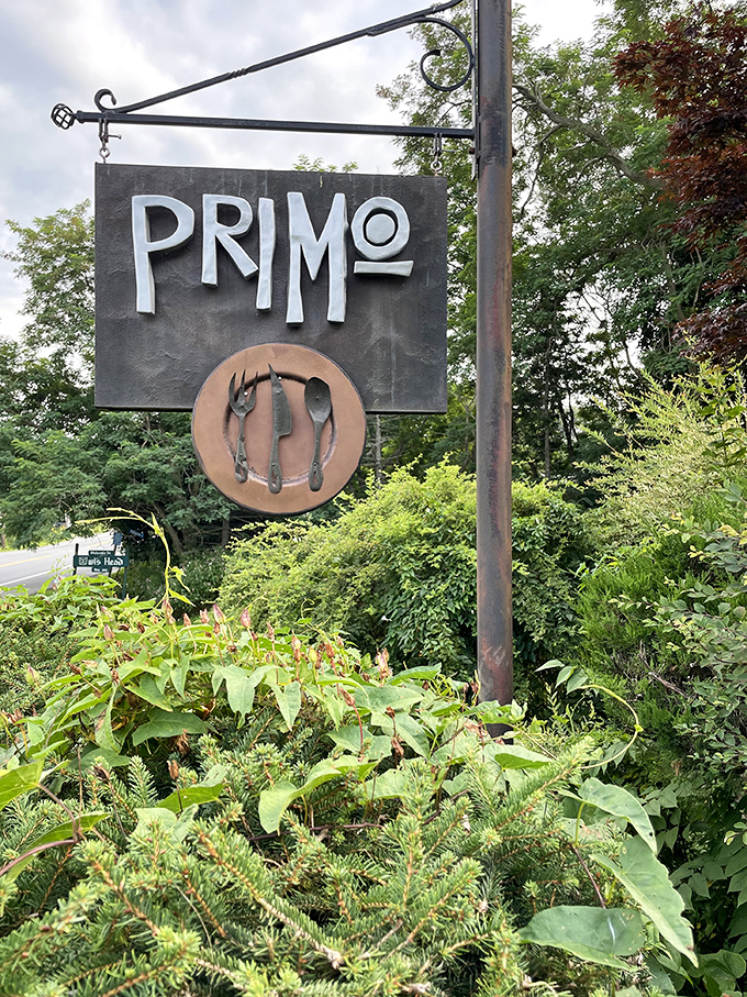The distinctive Primo sign marks the spot where culinary dreams come true &ndash; a simple marker for an extraordinary dining destination.