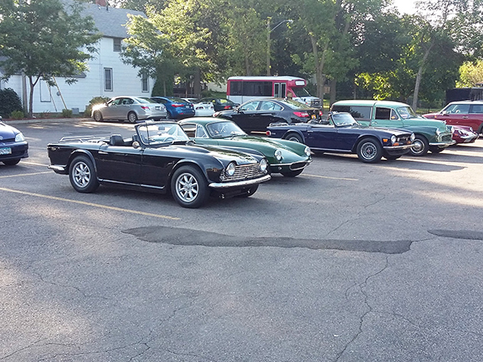 The parking area occasionally hosts car shows &ndash; vintage automobiles providing eye candy to complement your meal's actual candy.