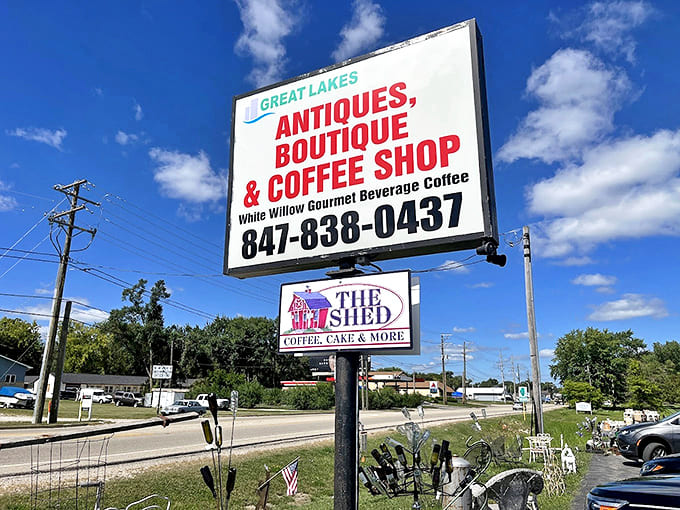 The roadside beacon that guides treasure hunters to their destination. Like a lighthouse for vintage enthusiasts navigating the sea of big box stores!