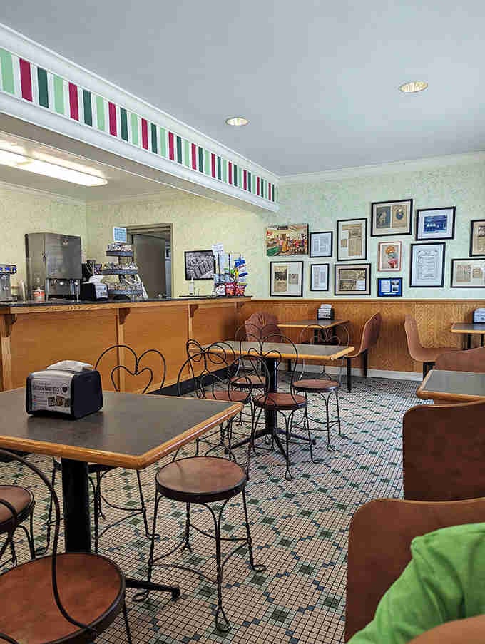 Step back in time with vintage wire chairs and wood paneling &ndash; where calories don't count and smartphones seem strangely out of place.