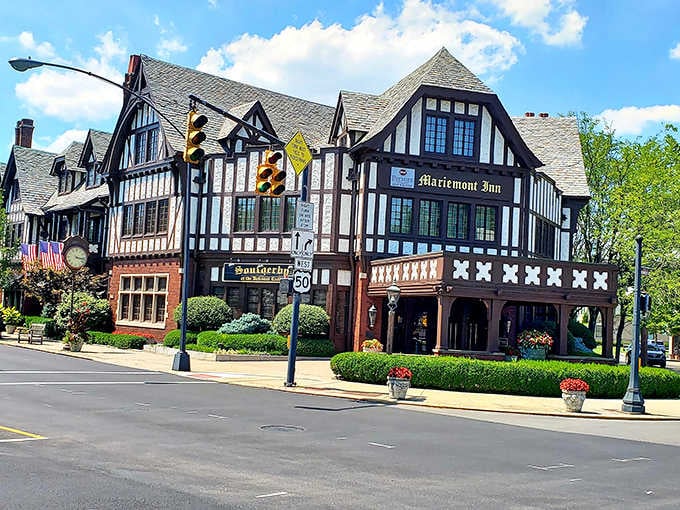 Mariemont Inn: Where medieval charm meets modern comfort. No jousting in the lobby, please – they just vacuumed.
